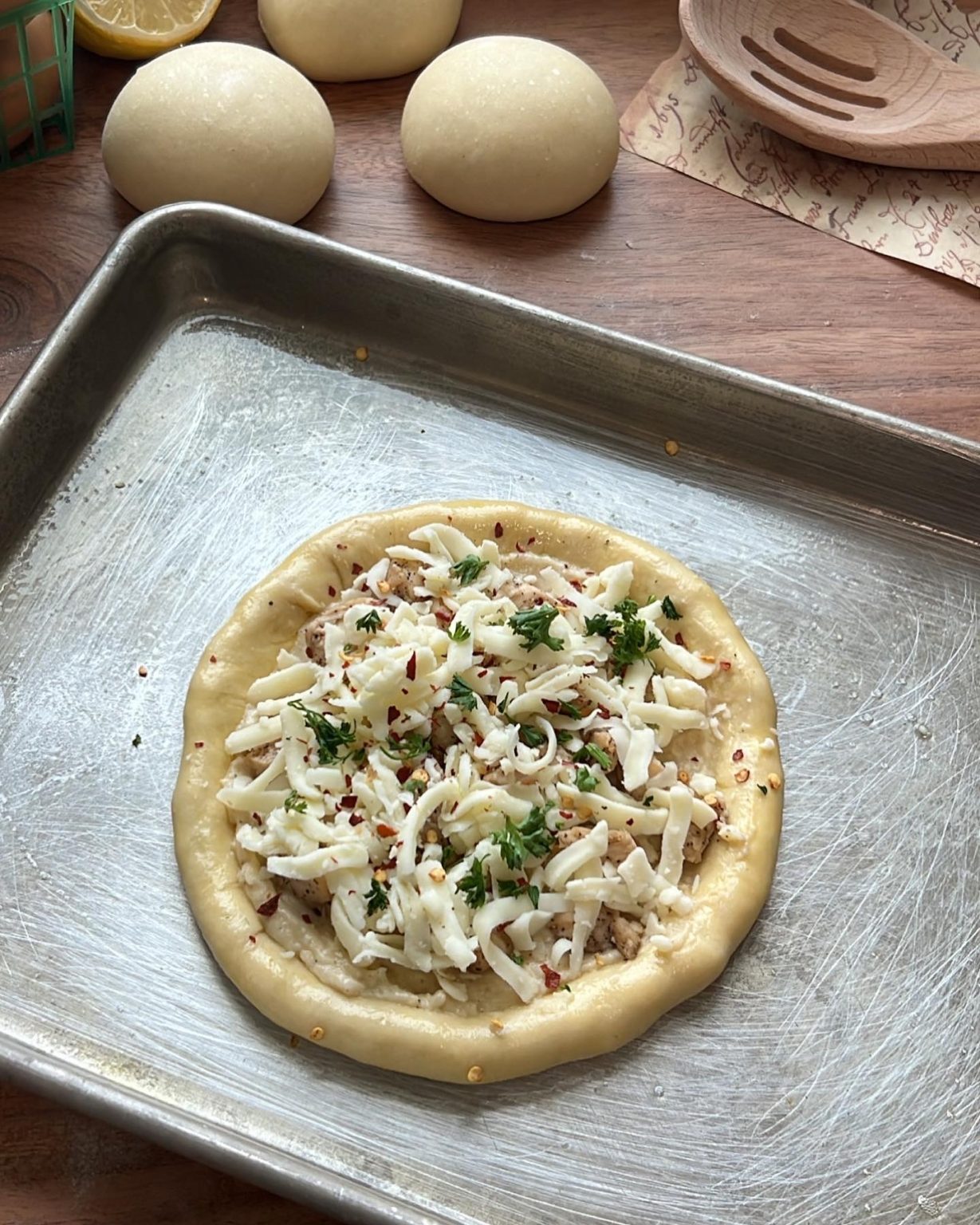 Mini Chicken Alfredo Pizzas - Mariyum