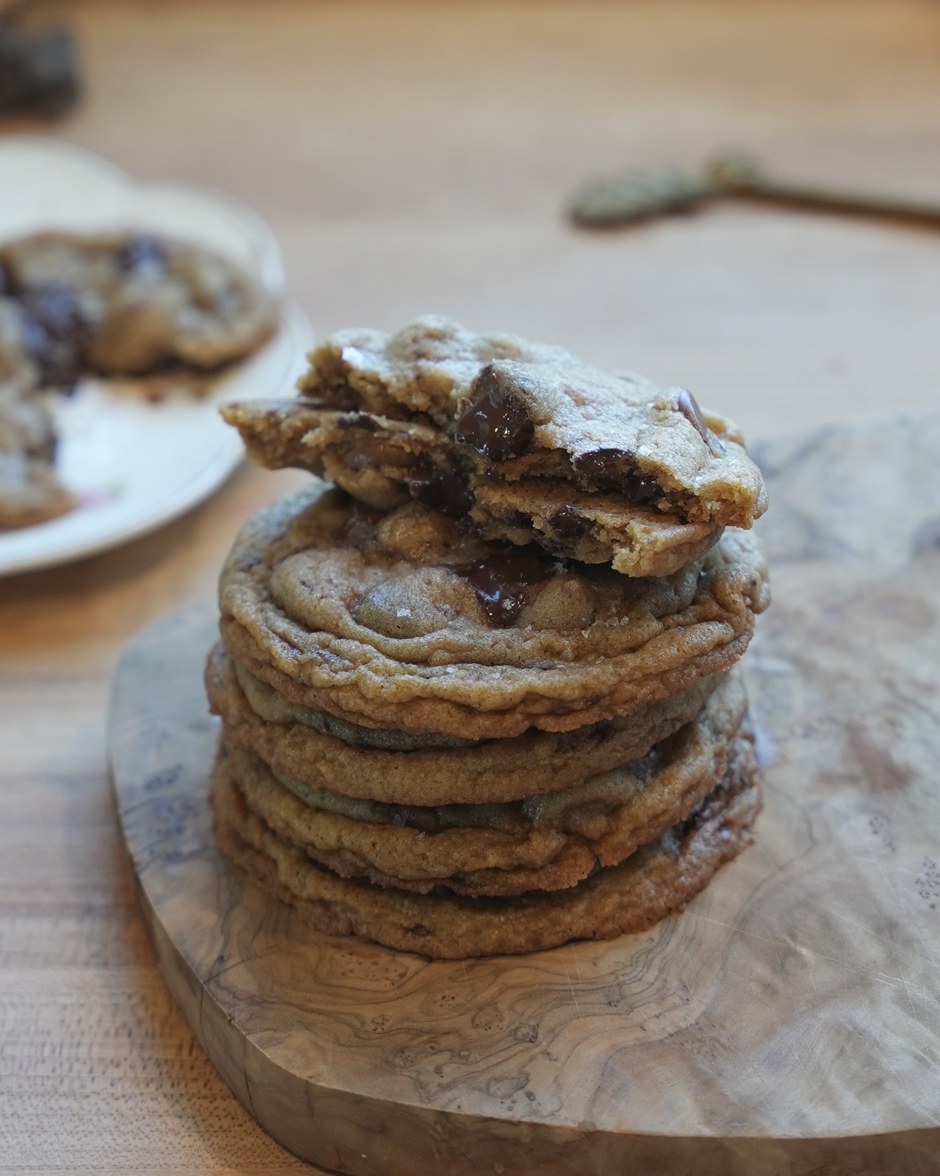 Tahini Brown Butter Chocolate Chip Cookies - Mariyum
